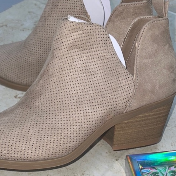 Shoes | Universal Thread Boots Ankle Boots Faux Suede Cream 8 Nwt ...